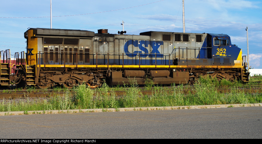 CSX 352